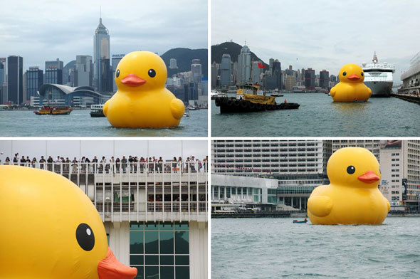Rubber Duck de Florentijn Hofman : Canard Geant Jaune Flottant ...
