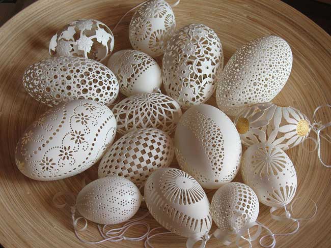 Franc Grom, l'Art Lumineux de Sculpter les Oeufs - MaxiTendance