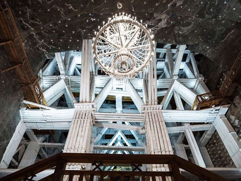 Mine de Wieliczka en Pologne, Lacs, Chapelles de Sel sont des ...