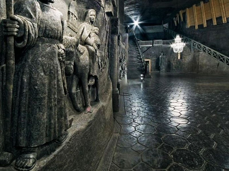 Mine de Wieliczka en Pologne, Lacs, Chapelles de Sel sont des ...