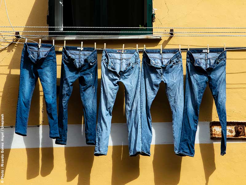 Conseils pour Créer des Looks avec des Jeans Droits - MaxiTendance